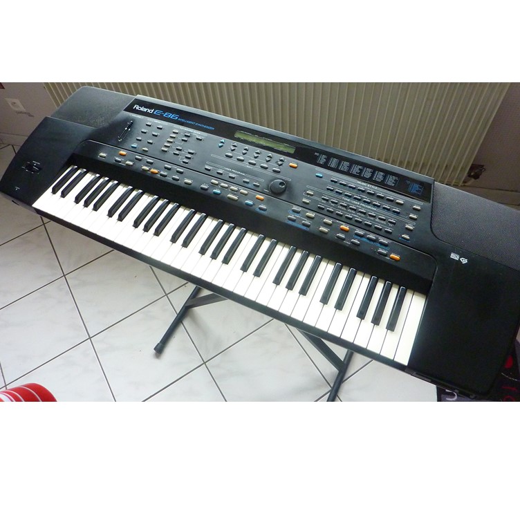 Vintage Roland E-86 Synthesizer - Klassieke Klanken in Perfecte Staat ...
